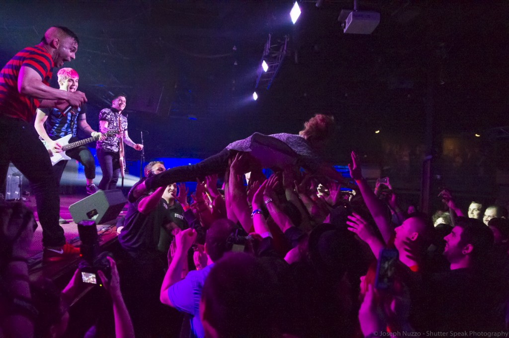 Stage Diving School